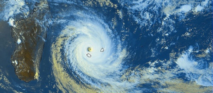 Il y a 20 ans : le cyclone Dina frappait la Réunion | Météo-France